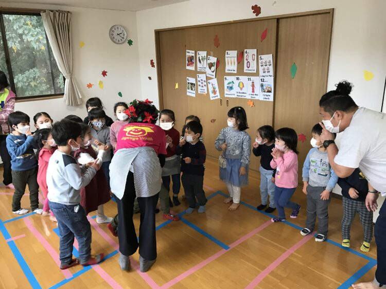 Songs with Hilo Sensei ｜ 森村学園 幼稚園